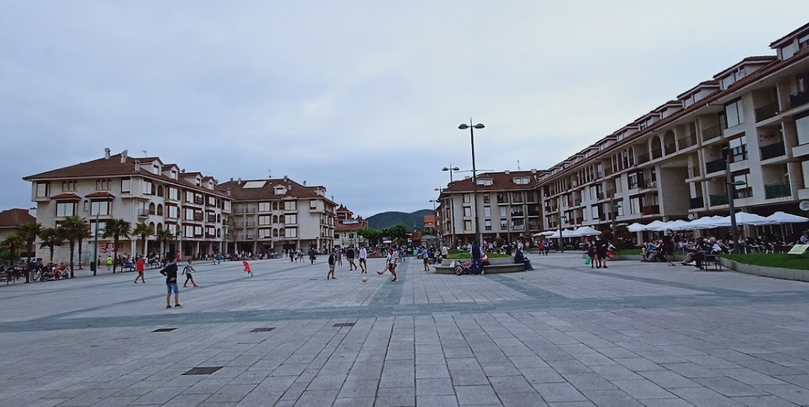 La Plaza de Noja - Una explanada amplia y moderna